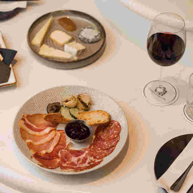Stunning Restaurant & Seasonal Food in Hitchin | Hermitage Rd.